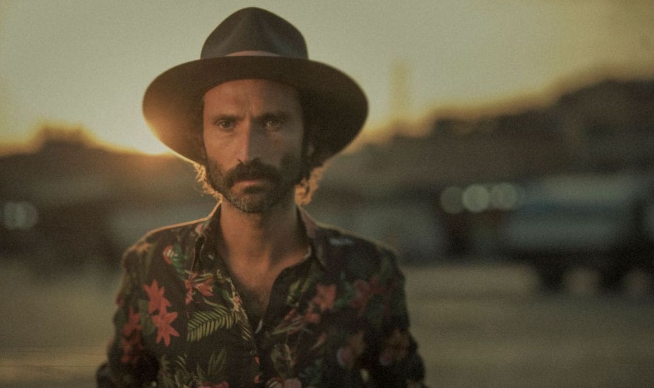 Leiva estrena videoclip para Inertes junto a Tulsa